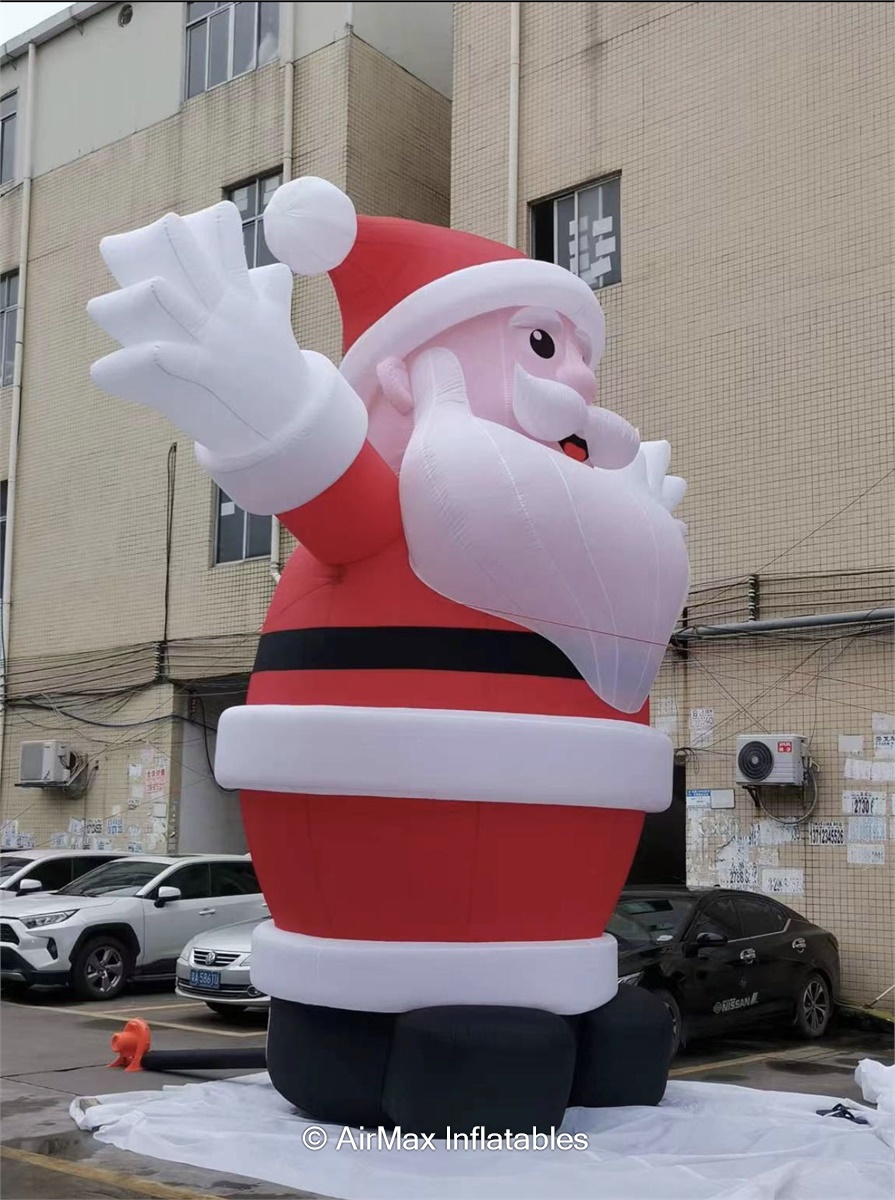 Giant Santa Claus Inflatable - Giant Inflatable Santa Claus 20ft High.