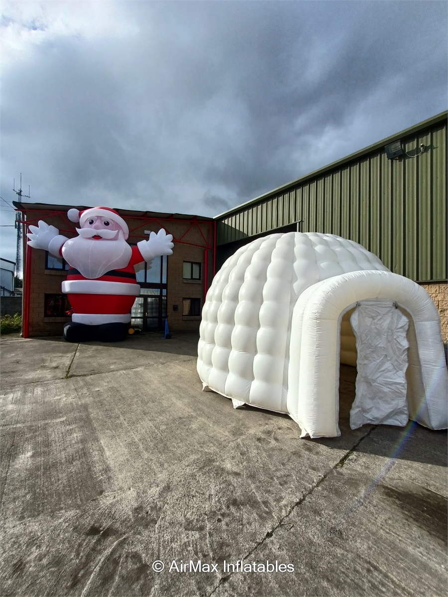Giant Santa Claus Inflatable - Giant Inflatable Santa Claus 20ft High.